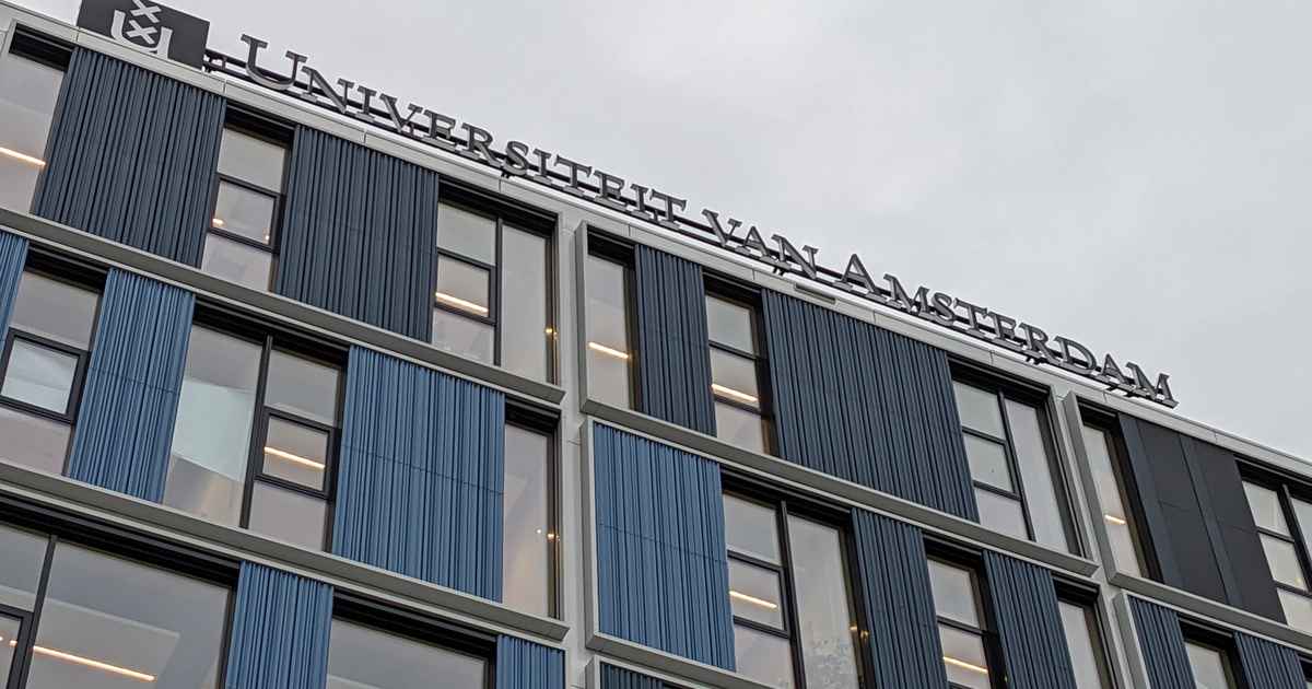 Logo UvA placed on roof LAB42 - Campus Development - University of ...